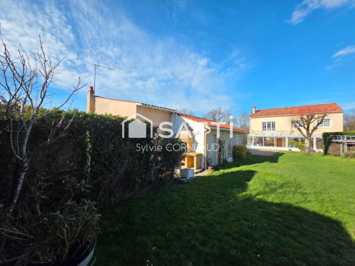 Maison à vendre - Fontcouverte - 9 pièces - 5 chambres