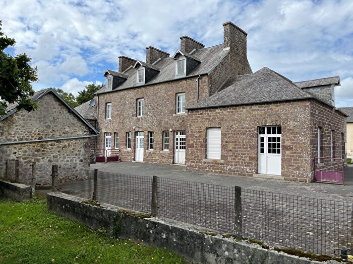 Maison 10 pièces à vendre à Saint-Romphaire