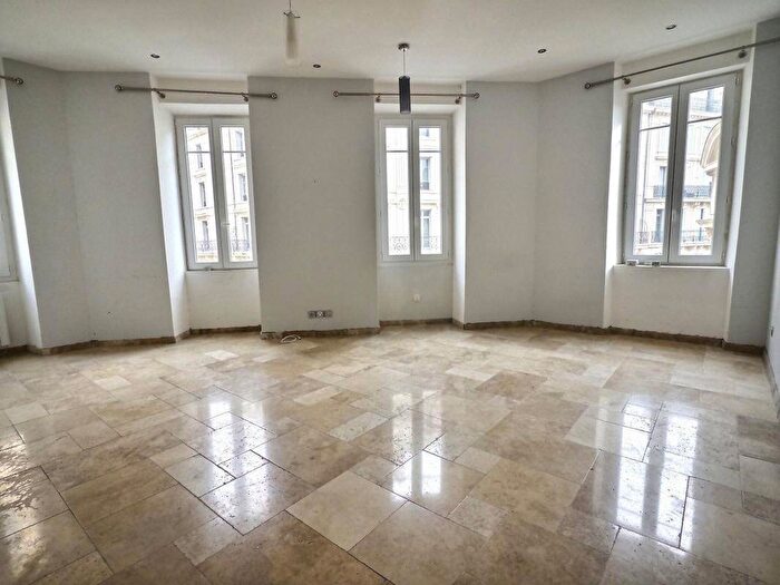Appartement à louer - Les Grandes Carmes, Marseille ème arrondissement - 3 pièces - 2 chambres
