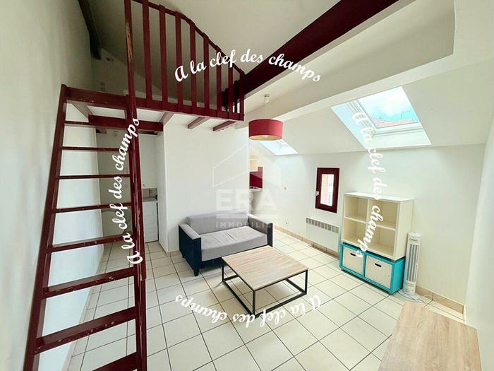 Bas Guichet-Centre Est, Orsay : Appartement 1 pièce à louer