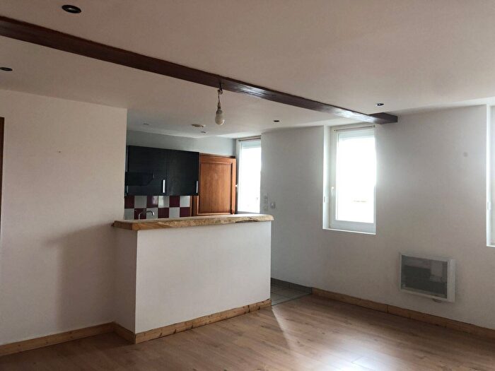 La Roche-Chalais : Appartement 3 pièces à louer