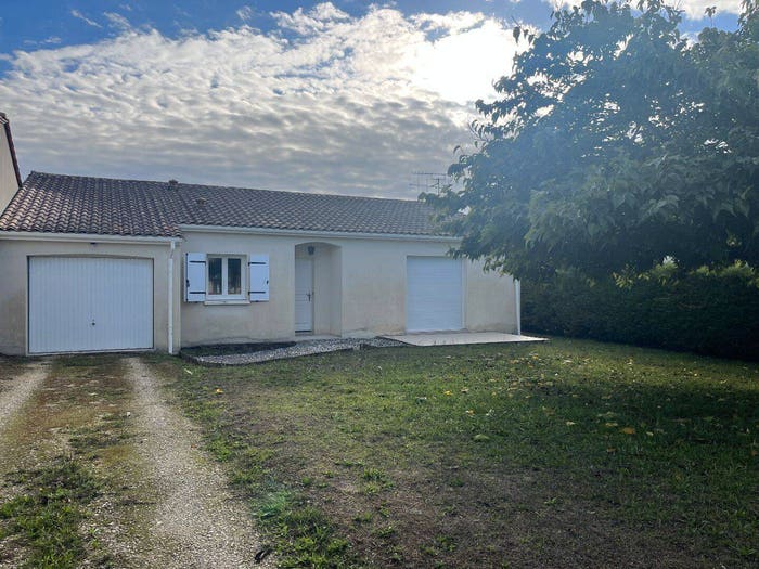 Maison 5 pièces à Hiersac, à louer