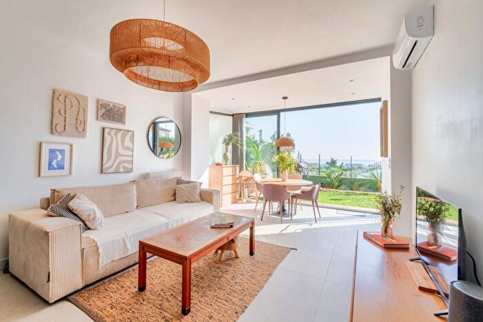 Appartement à vendre - Antibes, Antibes-les-Pins, Trianon, Le Fournel, Peyregoue - 3 pièces - 2 chambres