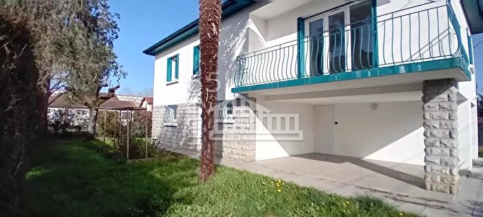 Maison à louer - Tarbes, Saint-Antoine - 5 pièces - 4 chambres