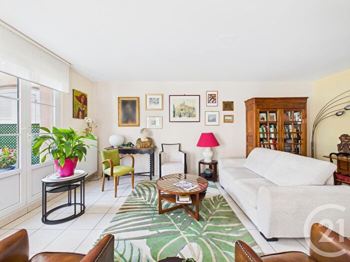 Appartement à louer - Chartres, Fulbert - 4 pièces - 3 chambres