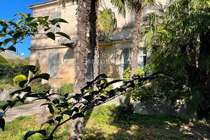 Maison à vendre - Arles, Pont de Crau, Moulès - 6 pièces - 5 chambres