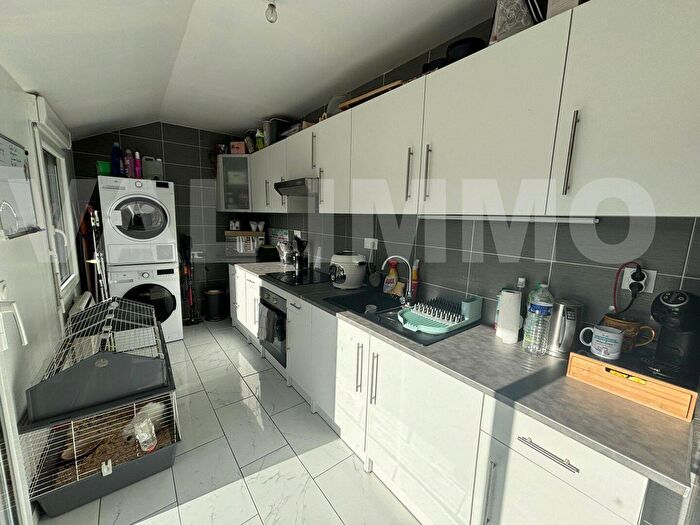 Maison à louer - Monchecourt - 4 pièces - 3 chambres