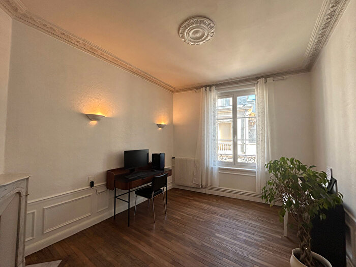 Appartement 3 pièces à Reims, Centre-ville, à louer