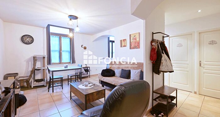 Appartement à vendre - Voiron, Centre-ville, Gare - 3 pièces - 2 chambres