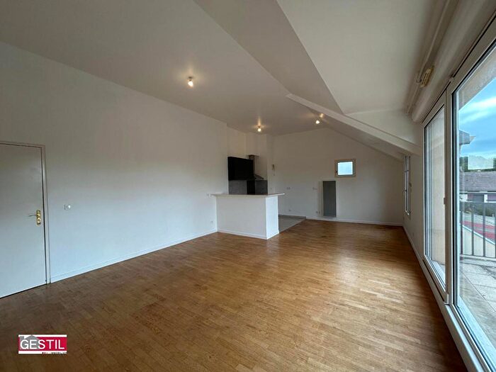 Appartement 3 pièces à louer à Marines