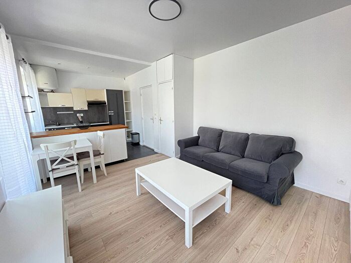 Appartement à louer - Centre, Melun - 2 pièces - 1 chambre