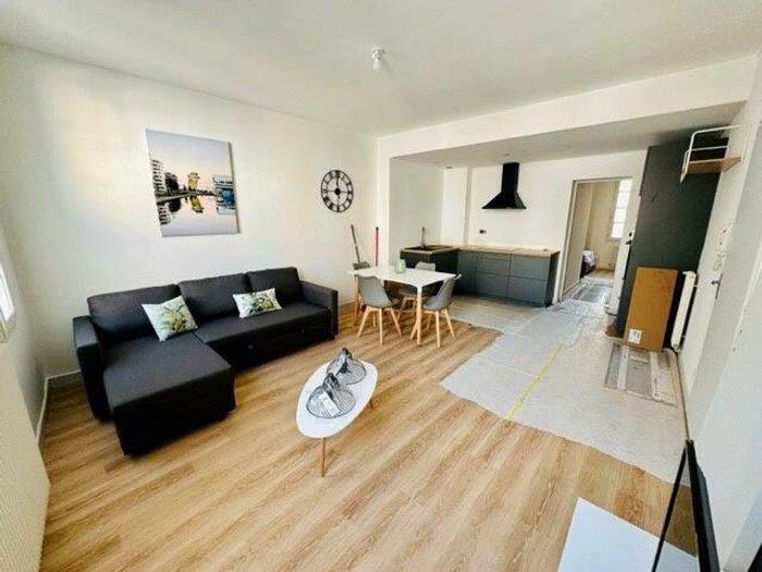 Centre Ville, Niort : Appartement 2 pièces à louer