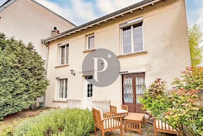 Maison à vendre - Issy-les-Moulineaux, Les Epinettes, Le Fort, Les Hauts dIssy - 4 pièces - 2 chambres