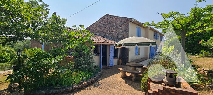 Maison à vendre - Bagnols-en-Forêt - 8 pièces - 5 chambres