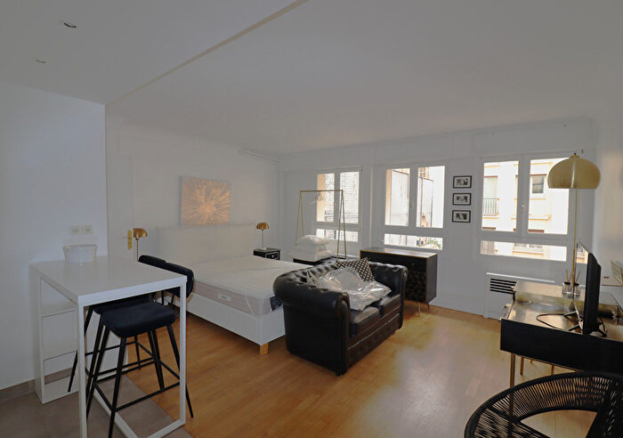 Appartement à louer - Paris e , Chaillot - 1 pièce