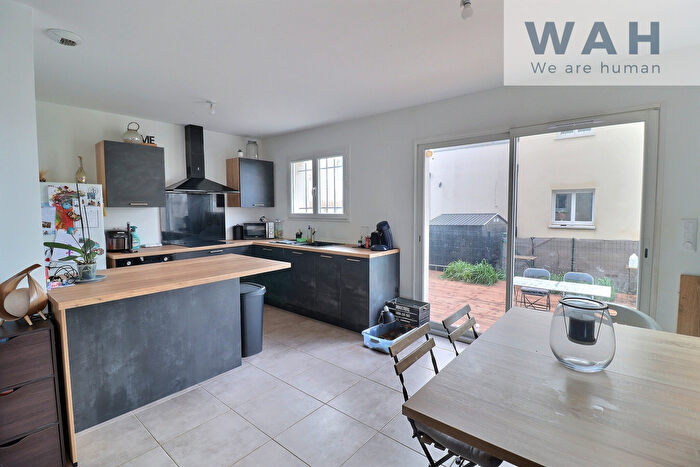 Maison à vendre - Vauvert - 4 pièces - 3 chambres