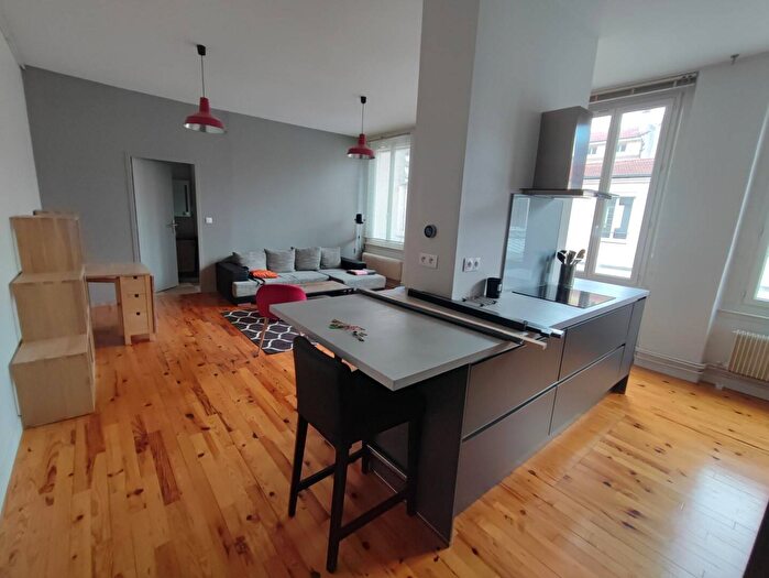 Appartement à louer - Hyper Centre-Vieille Ville, Saint-Étienne - 2 pièces - 1 chambre