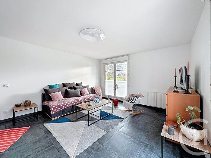 Appartement à vendre - Savigny-le-Temple, Centre-ville - 3 pièces - 2 chambres