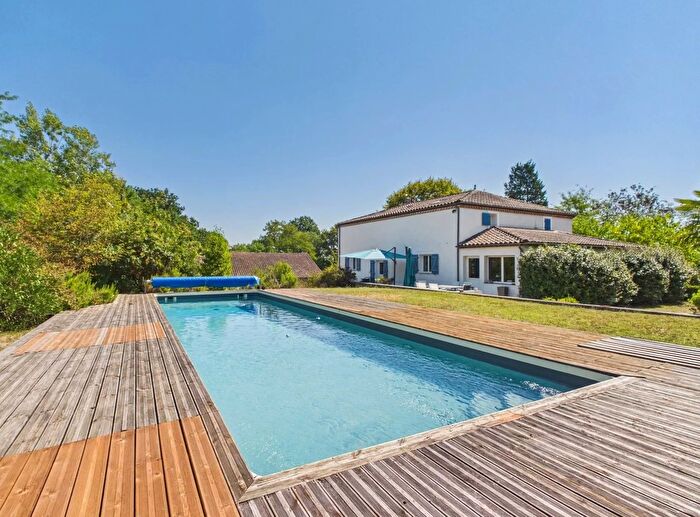 Pinel-Hauterive : Maison 18 pièces à vendre