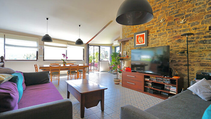 Maison 6 pièces à Saint-Julien-les-Rosiers, à vendre
