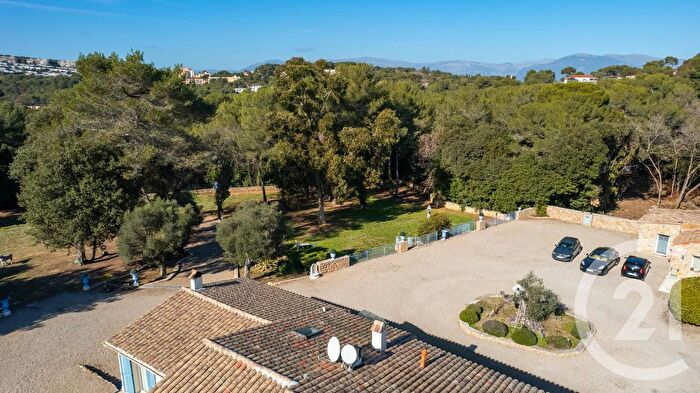 Maison à vendre - Antibes, Rabiac, Carriat, Les Semboules, Les Brusquets - 6 pièces - 5 chambres