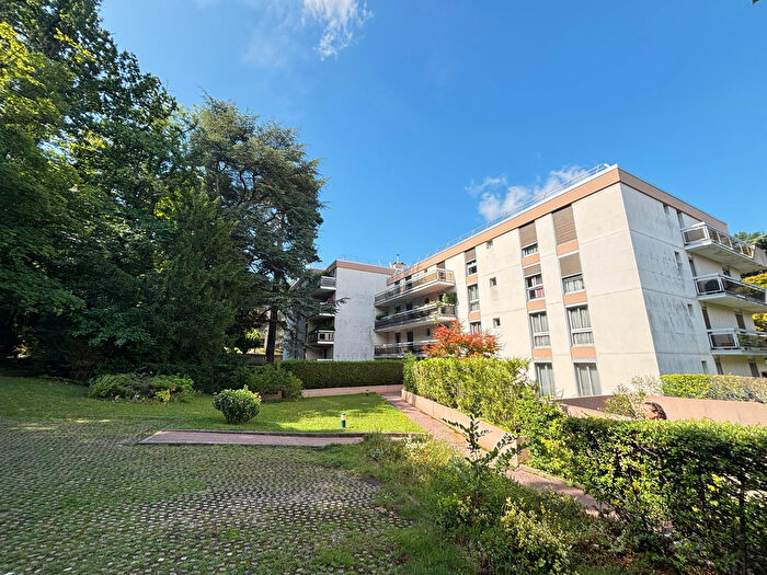 Appartement à louer - Clamart, Centre-ville - 3 pièces - 2 chambres