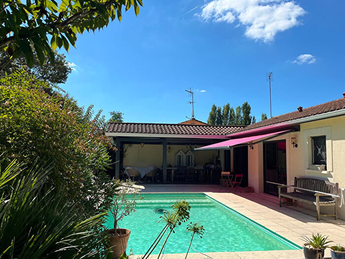 Maison 5 pièces à Mérignac, Beutre, à vendre