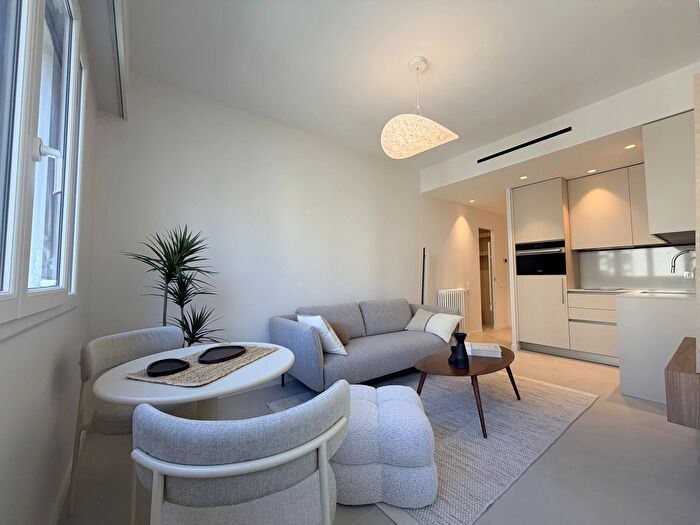 Appartement à vendre - Nice, Carré dor - 2 pièces - 1 chambre