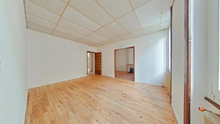 Appartement à louer - Saint-Étienne, Couriot, Tarentaise, Beaubrun - 6 pièces - 4 chambres