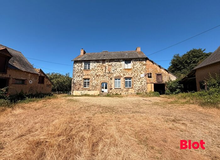 Chavagne - Maison 10 pièces à vendre