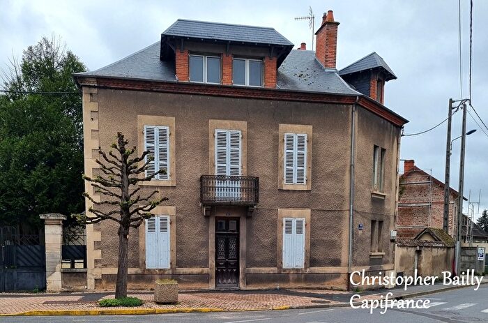 Maison à vendre - Varennes-sur-Allier - 7 pièces - 4 chambres