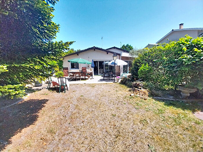 Maison 5 pièces à Saint-Médard-en-Jalles, Centre-ville, à vendre