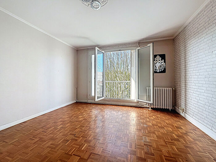 Appartement à vendre - Noisy-le-Sec, Centre-ville, Mairie - 3 pièces - 2 chambres