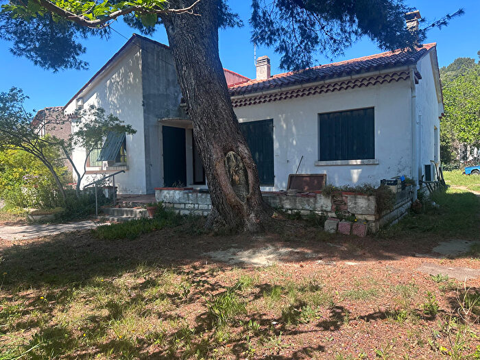 Maison à vendre - Istres, Etang - 5 pièces - 4 chambres