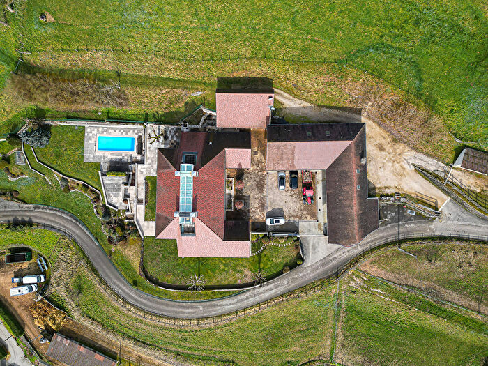 Maison à vendre - Gresin - 12 pièces - 6 chambres