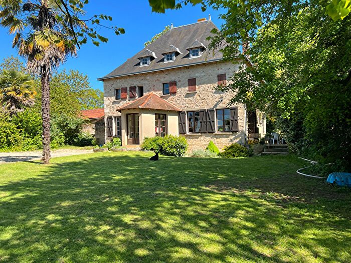 Maison à vendre - Le Vigeant - 10 pièces - 7 chambres