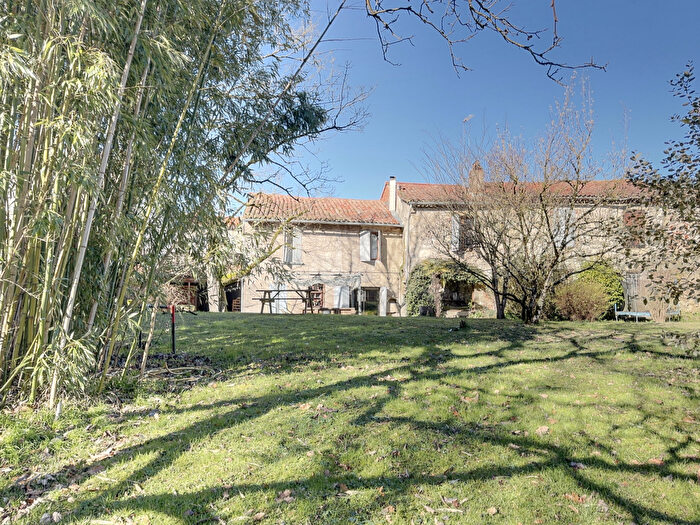 Maison à vendre - Soual - 9 pièces - 5 chambres