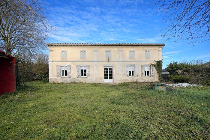 Maison à vendre - Coutras - 6 pièces - 5 chambres