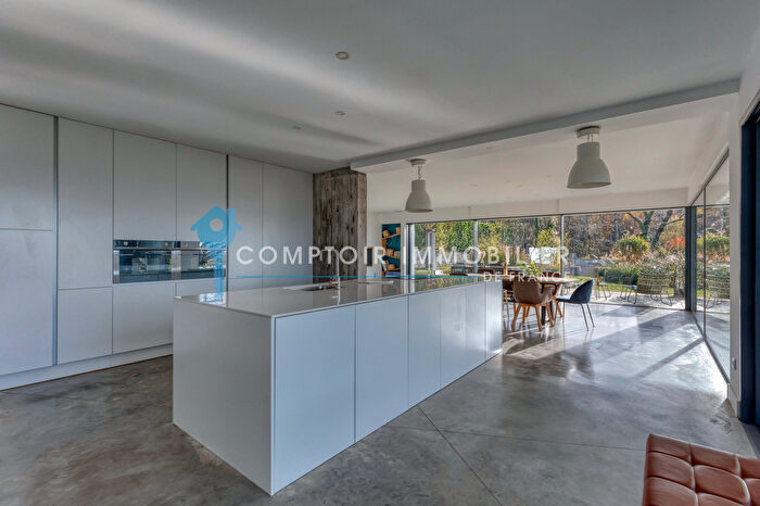 Maison à vendre - Coublevie - 6 pièces - 4 chambres