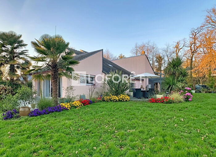 Maison à vendre - La Chèze - 8 pièces - 4 chambres