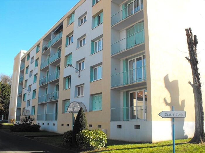 Appartement à louer - Izieux-La Varizelle-La Chabure-Le Creux, Saint-Chamond - 3 pièces