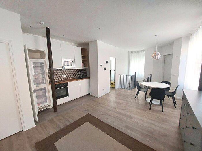 La Fourche-Guy Môquet, Paris 17ème arrondissement : Appartement 3 pièces à louer