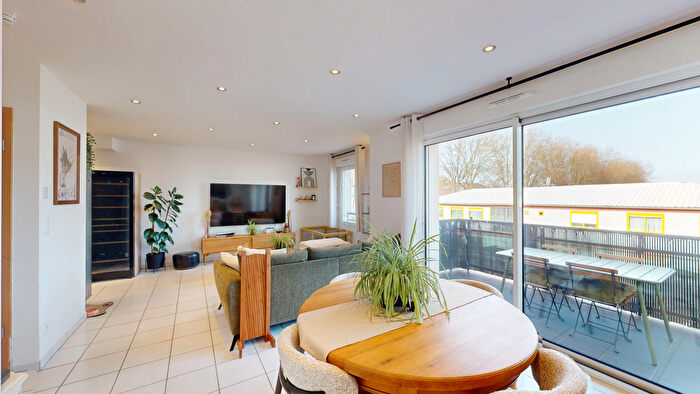 Appartement à vendre - Ars-sur-Moselle - 3 pièces - 2 chambres