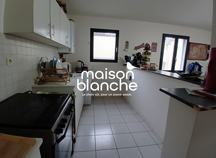 Appartement à louer - Parthenay - 4 pièces - 3 chambres