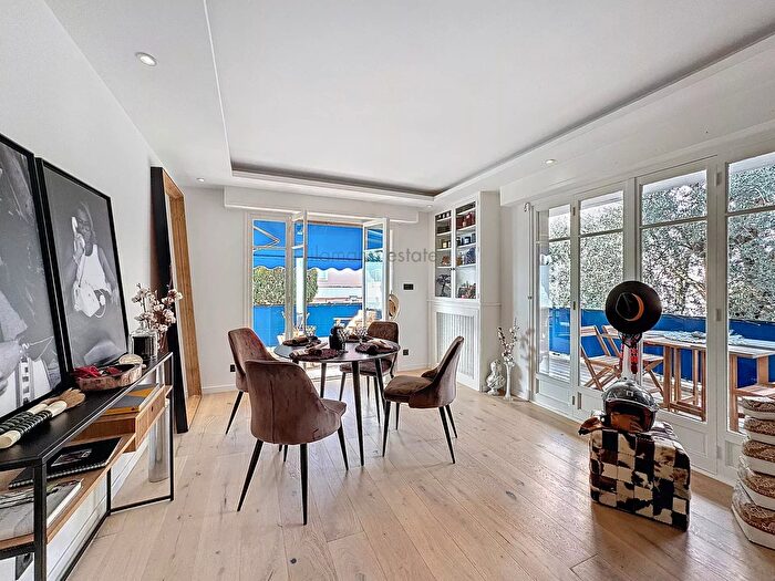 Appartement à vendre - Le Cannet - 3 pièces - 2 chambres