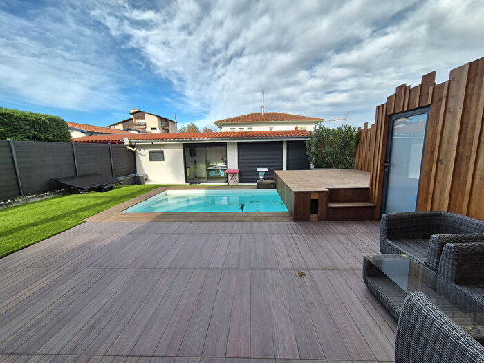 Maison à vendre - Anglet, Centre-ville, Saint-Jean - 9 pièces - 6 chambres