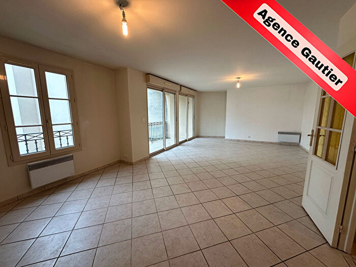 Provins, Centre-ville : Appartement 4 pièces à louer