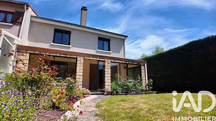 Maison 5 pièces à Le Chambon-Feugerolles, Centre-ville, Gare, à vendre