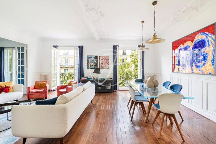 Appartement à vendre - Paris e , Montmartre, Sacré Coeur, Abbesses - 5 pièces - 4 chambres