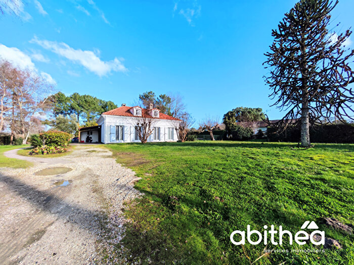 Maison à vendre - Périssac - 6 pièces - 5 chambres